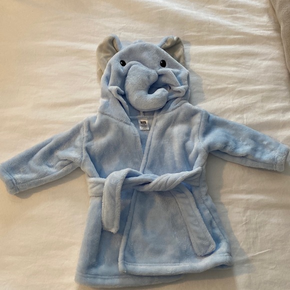 Bath, Skin & Hair | Elephant Robe | Poshmark
